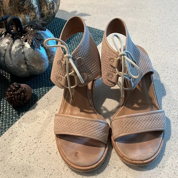 Elaine Turner | Shoes | Elaine Turner Leather And Suede Wedge Sandals ...